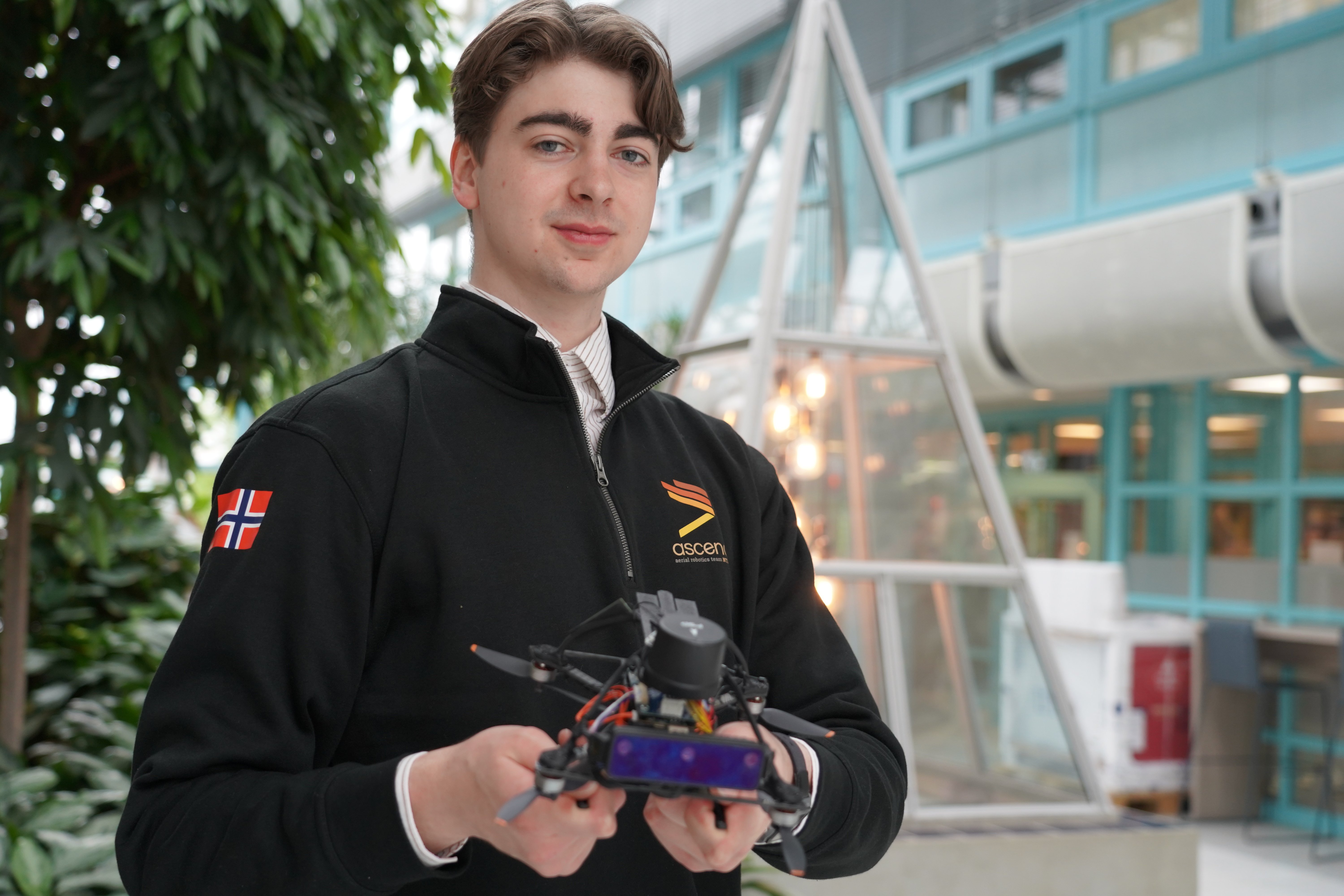 Forsvarsministeren besøkte Ascend NTNU: – Viktig kompetanse for både forsvar og samfunn